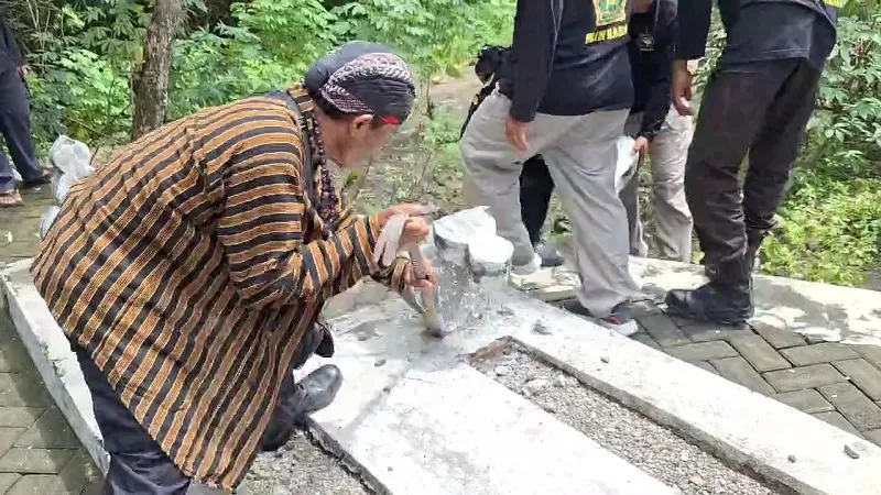Makam Wali Limo di Ngawi Dibongkar, PWI : Daripada Menyesatkan ...