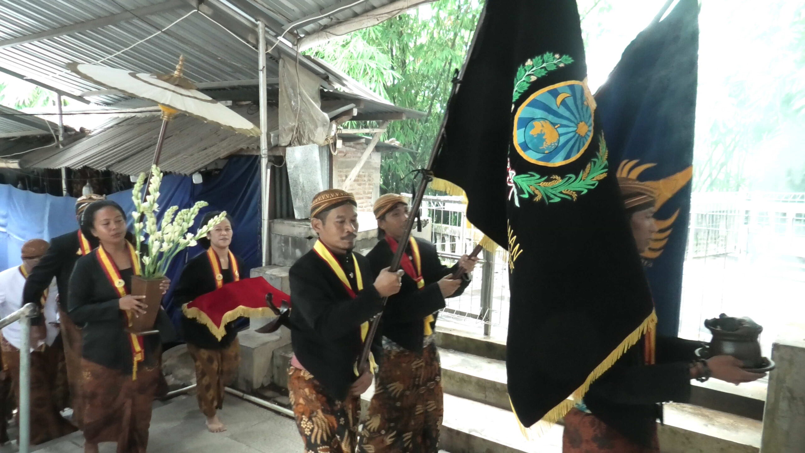 Lanjutkan Tradisi, PKHN Klaten Laksanakan Sadranan di Makam Sunan ...