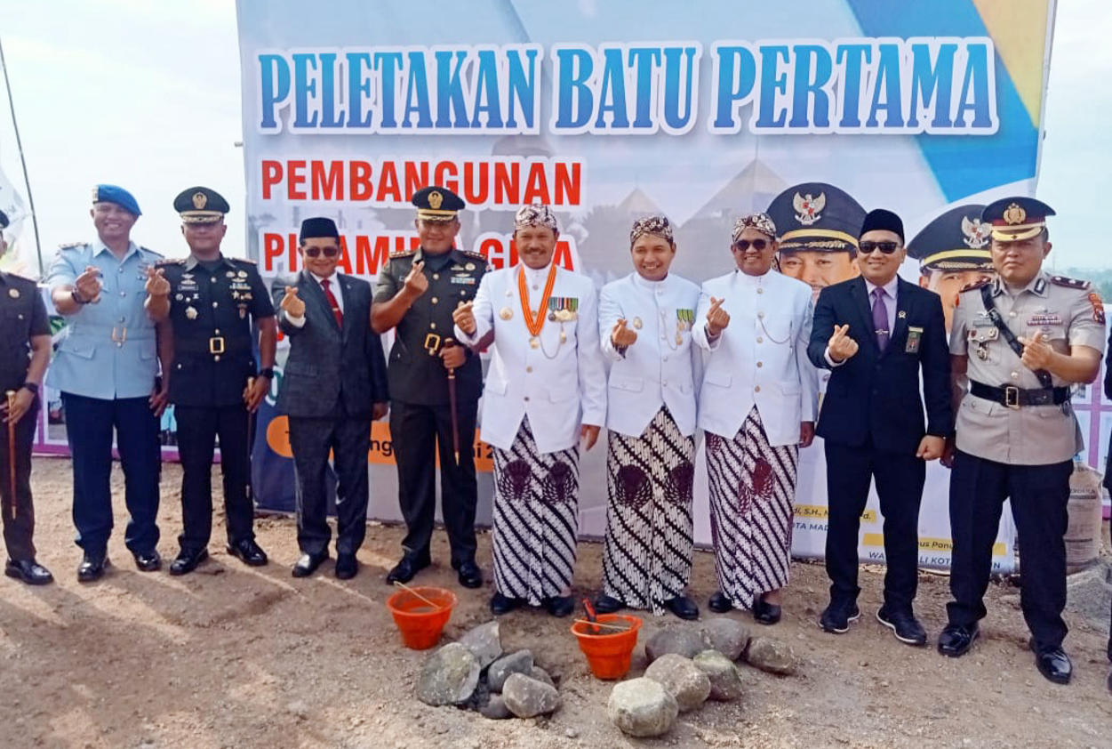 Kota Madiun Bangun Piramida Giza Bukit Buah di TPA Winongo, Danrem: Ini ...