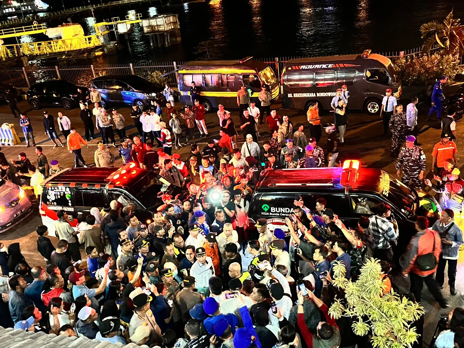 Enam Jenazah Korban KMP Tunu Pratama Jaya Diserahkan ke Keluarga - Orang Cerdas, Baca IndonesiaBuzz