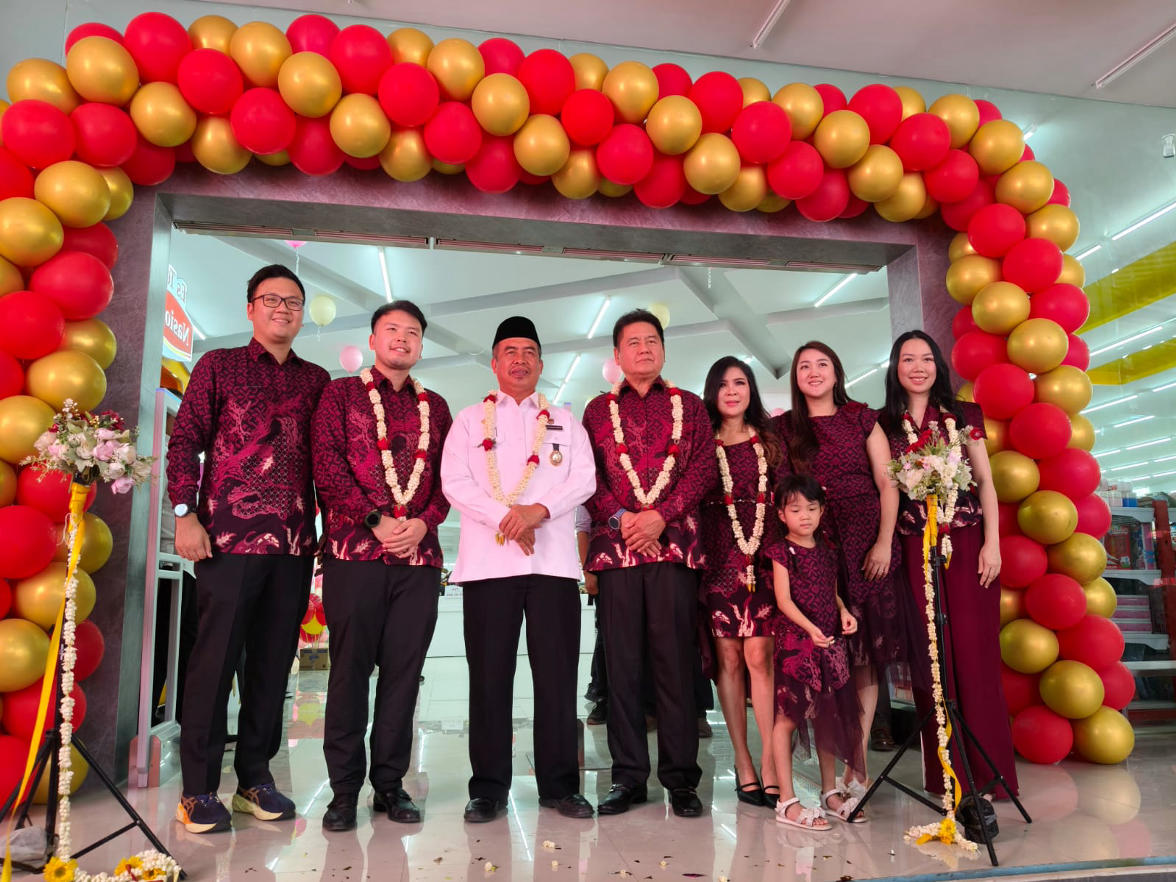 Grand Opening Mitra Swalayan Caruban, Bupati Madiun Resmikan Pusat ...