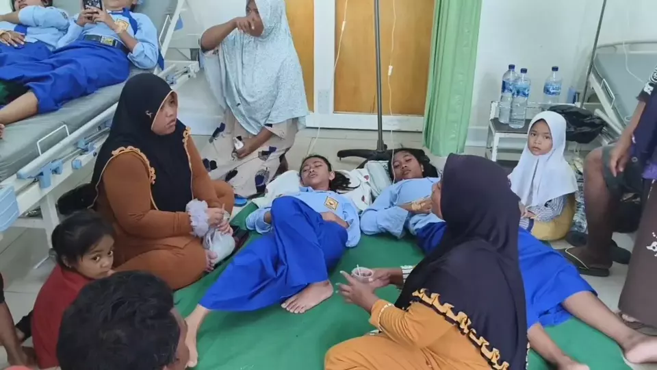 173 Siswa SMPN 1 Kragan Rembang Alami Keracunan Usai Santap MBG ...